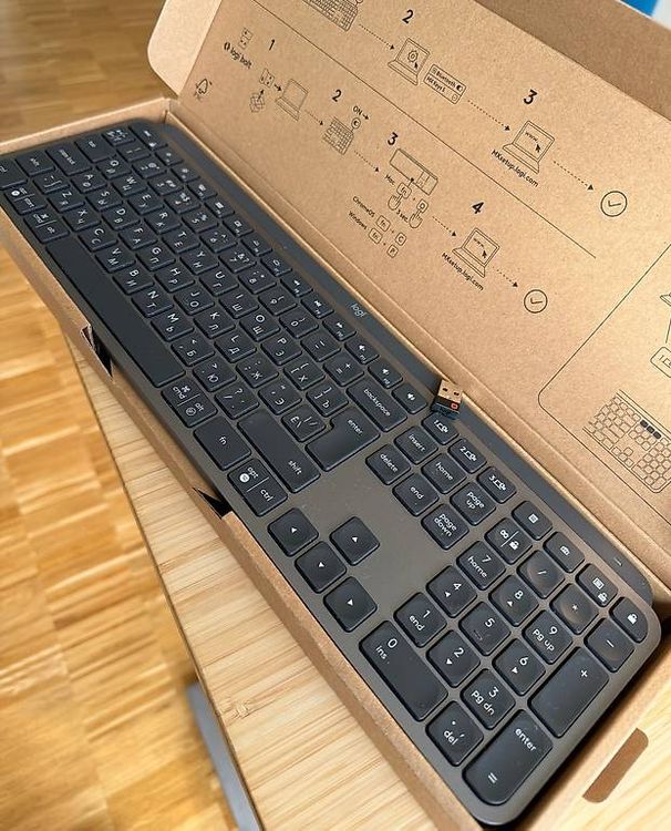 Logitech MX Master Keys, US layout + Cyrillic (Gebraucht) in Zürich für ...