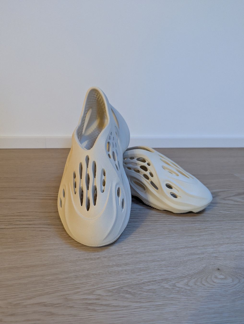 Yeezy Foam Runner SIZE 40/41, exact replica (Gebraucht) in Gordevio für ...