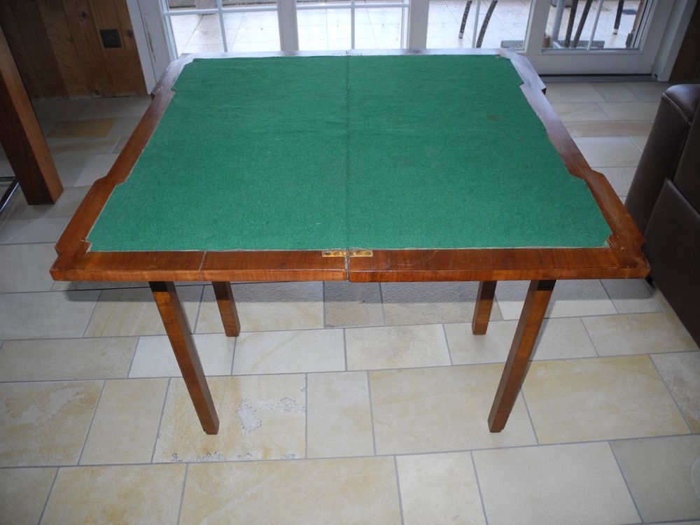 Antiker Spieltisch klappbar mit Nussbaumfurnier (Gebraucht) in Madiswil ...
