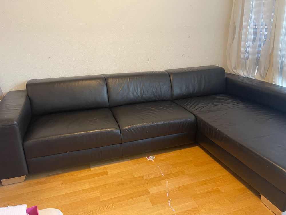Leader Sofa schwarz (Gebraucht) in Bünzen für CHF 10 – nur Abholung auf ...
