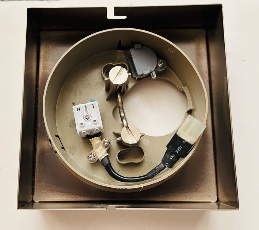 Schwenkbare Deckenleuchte IKEA FUGA mit 2 Spotlampen | Kaufen auf Ricardo