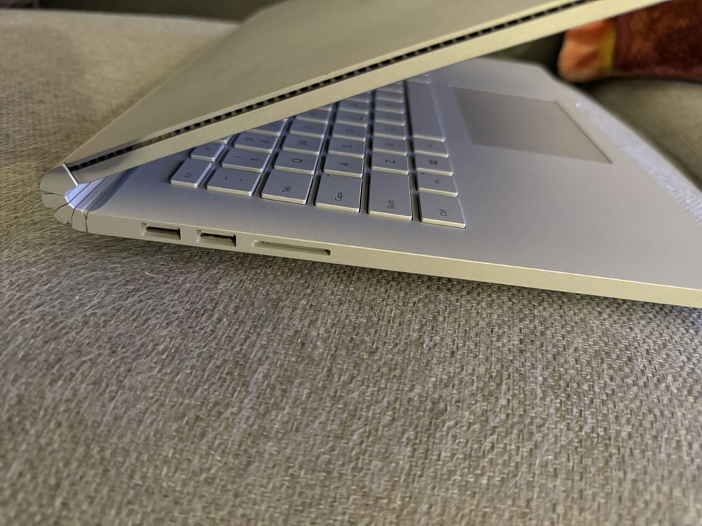 Surface Book. Als Defekt. Startet nicht (Defekt) in Zürich für CHF 140 – mit Lieferung auf ...