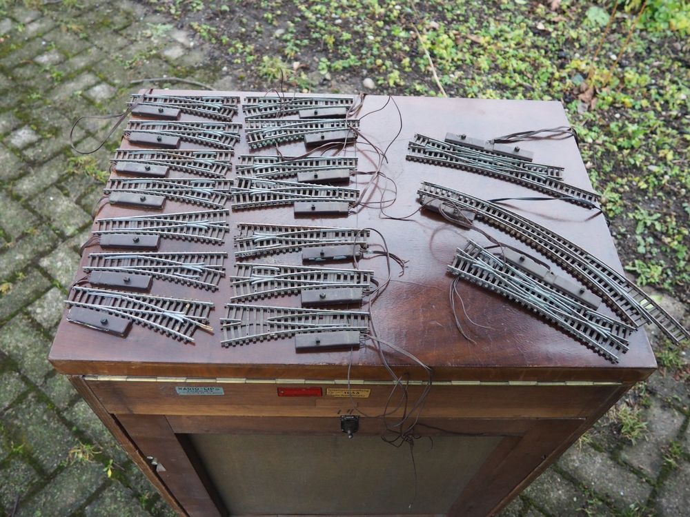 KLEINBAHN: Viele Geleise und Weichen (Defekt) in Schänis für CHF 10 ...