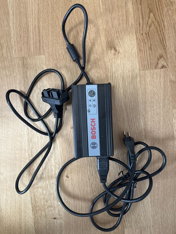 E-Bike-Akku mit Ladegerät von Bosch | Kaufen auf Ricardo