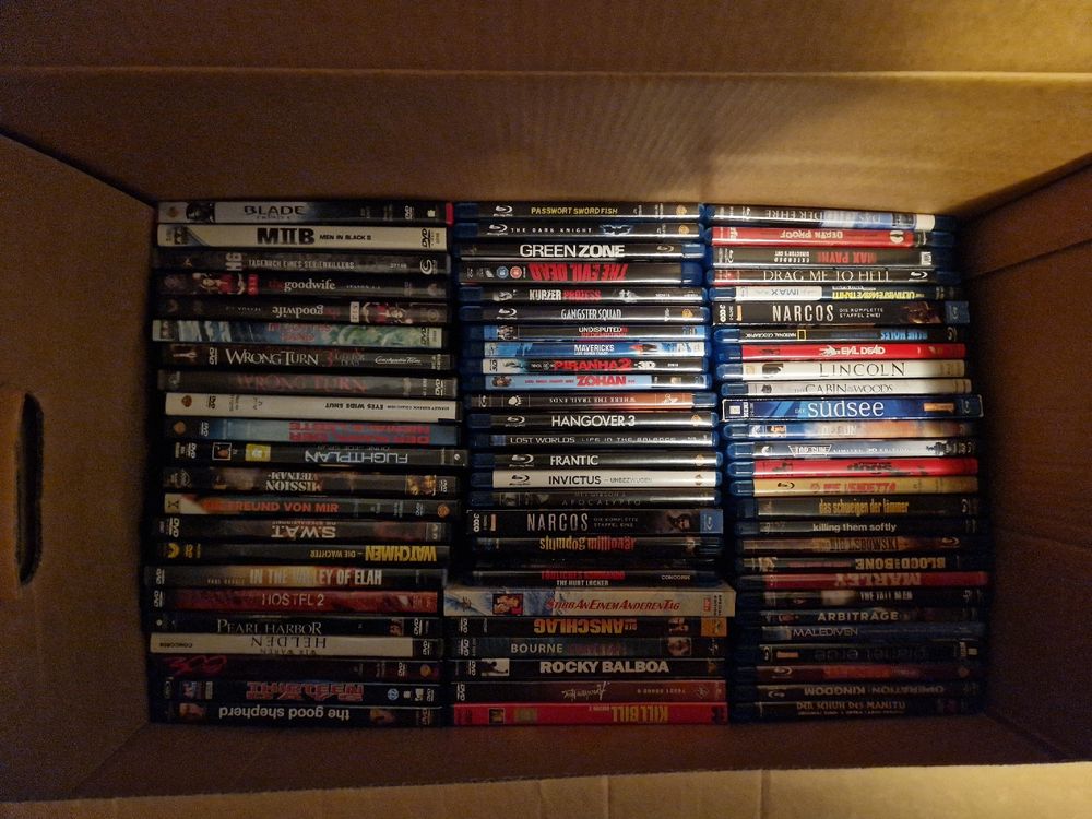 DVDs und Bluray Kisten | Kaufen auf Ricardo