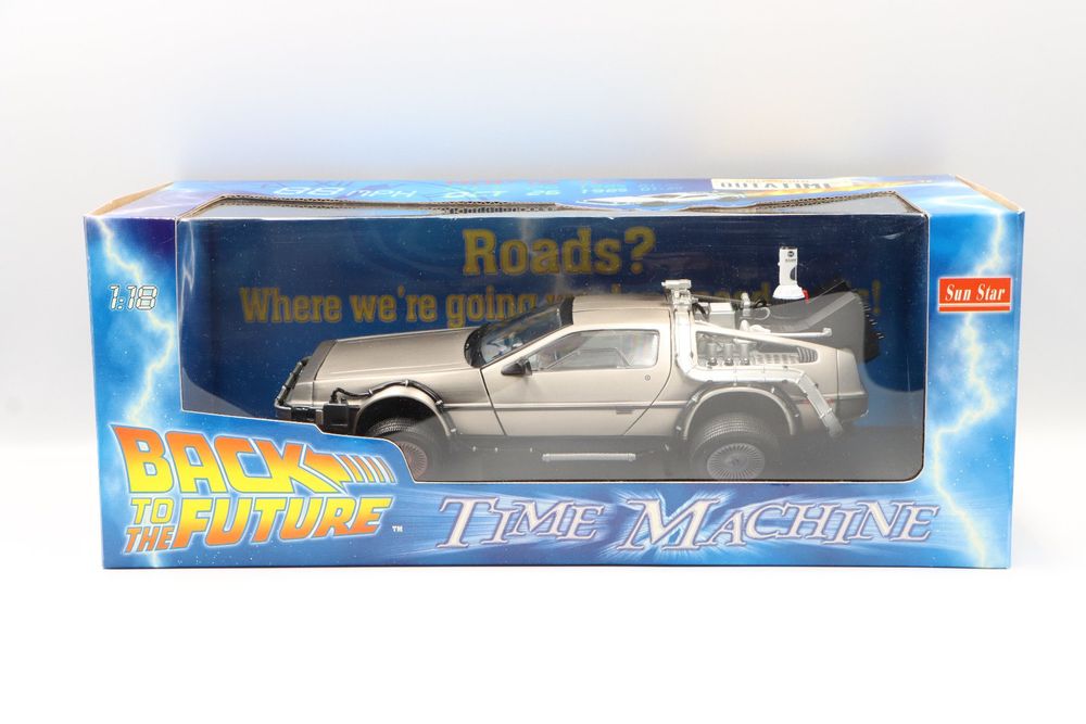 DeLorean DMC-12 Back to the Future 2 1:18 SunStar (Neu und ...