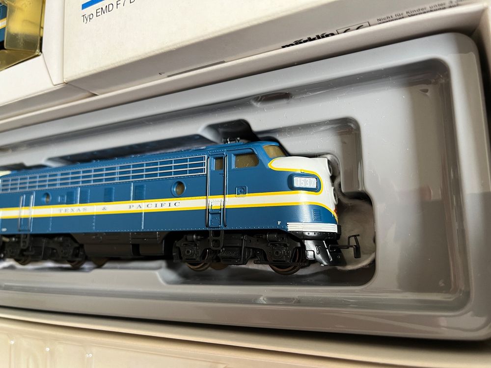Märklin 3481 und 4081 Diesellok GM EMD F7 Texas Pacific, OVP (Gebraucht) in Schlieren für CHF ...
