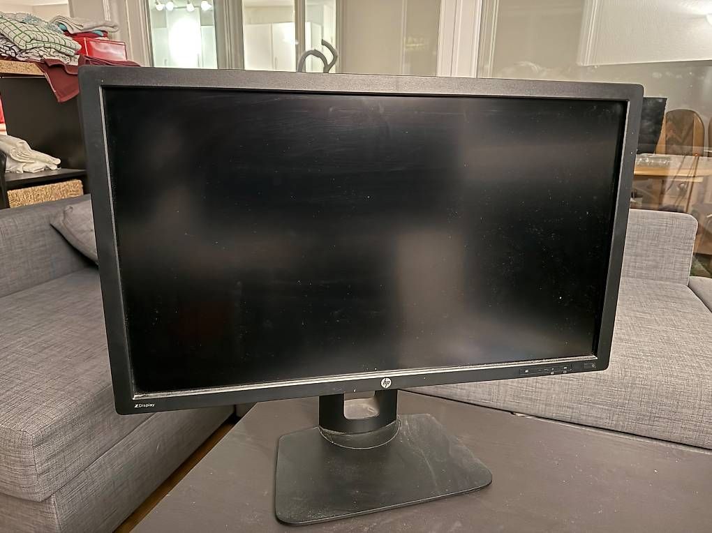 HP Z27i Monitor (Gebraucht) in Glattpark(Opfikon) für CHF 85 – nur ...