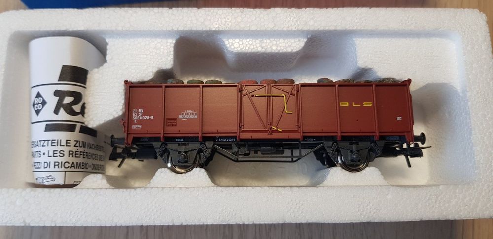 ROCO 46985 - BLS wagon type E chargé de fûts | Kaufen auf Ricardo