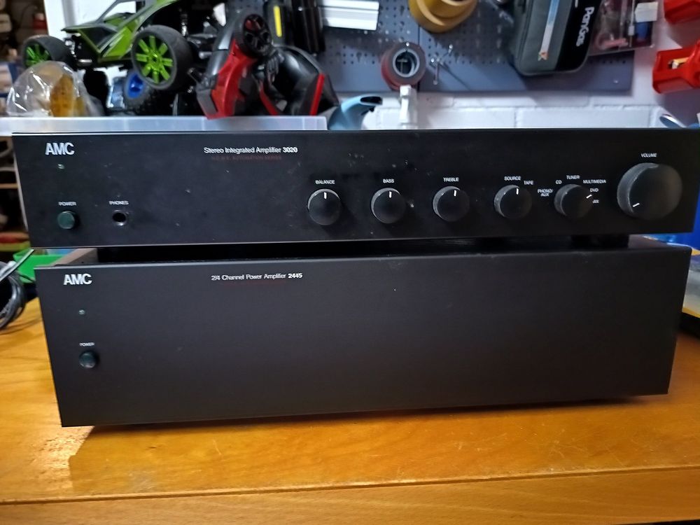 AMC 3020 Vorstufe und AMC 2445 Power Amplifier | Kaufen auf Ricardo