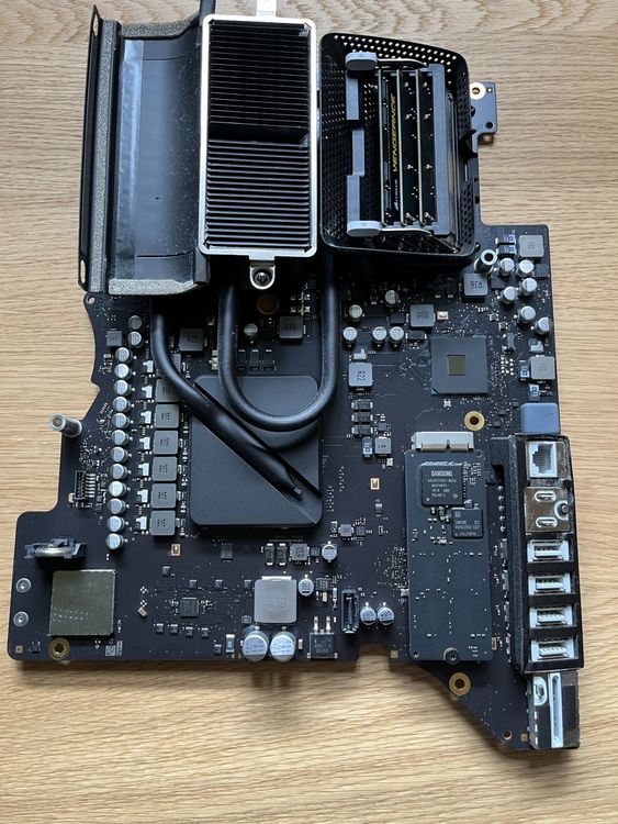 iMac 2019 27" Logic Board (Intel i9, Vega 48) (Gebraucht) in Pfungen ...