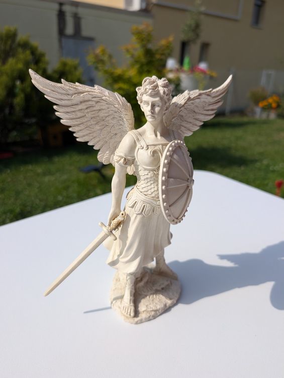 Engel Statue "Archangel" - Michael (Gebraucht) in Cugnasco für CHF 29 ...