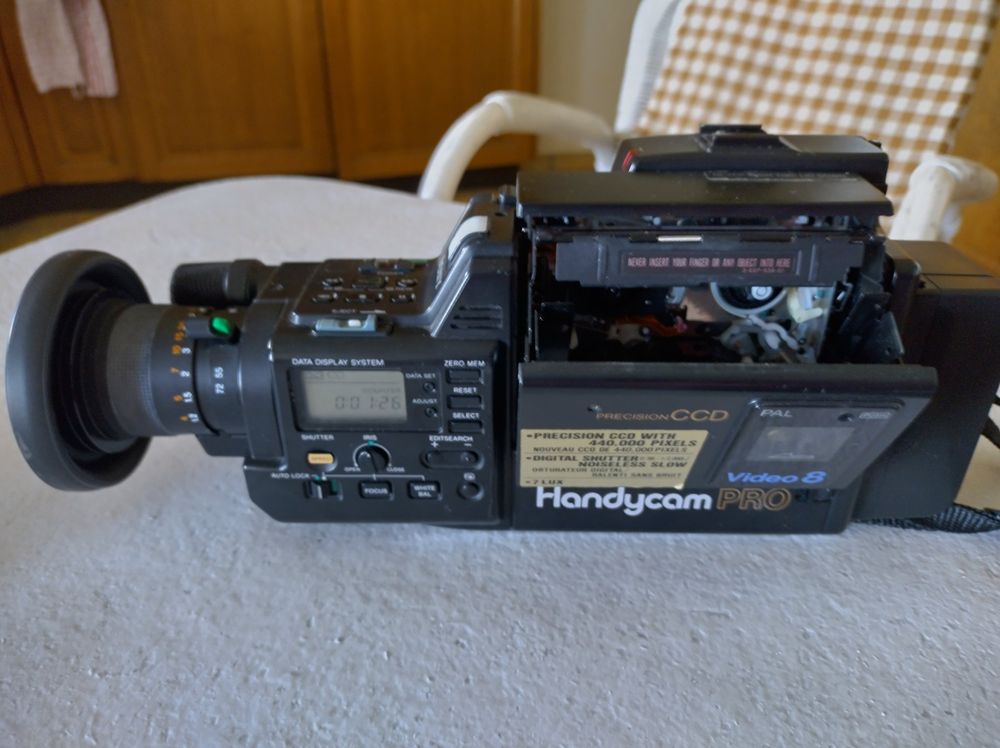Sony Handycam Pro CCD-V90E | Kaufen auf Ricardo