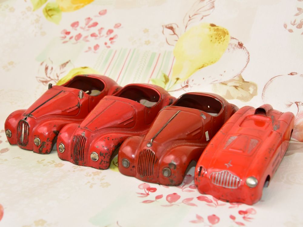 FÜR FR. 5.00 SCHUCO CAROSSERIE SCHROTTPLATZ 4 STÜCK METALL (Defekt) in ...