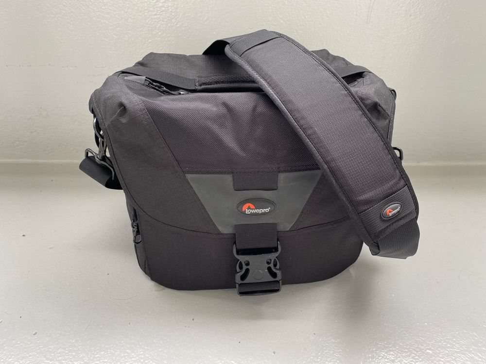Lowepro Stealth Reporter D400 AW | Kaufen auf Ricardo