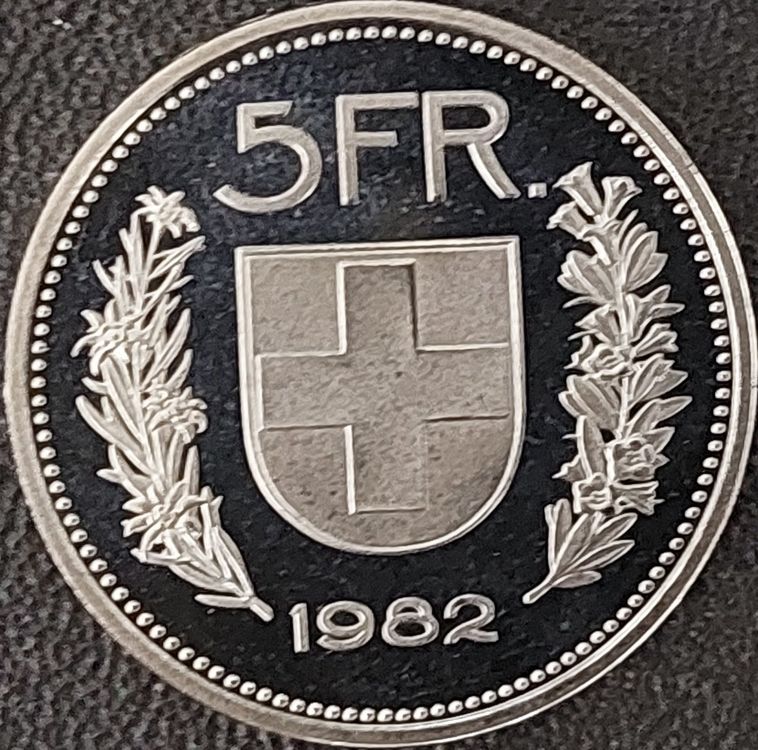 5 Franken 1982 stgl. / aus Münzsatz (Neu (gemäss Beschreibung)) in Arch für CHF 12 – mit ...