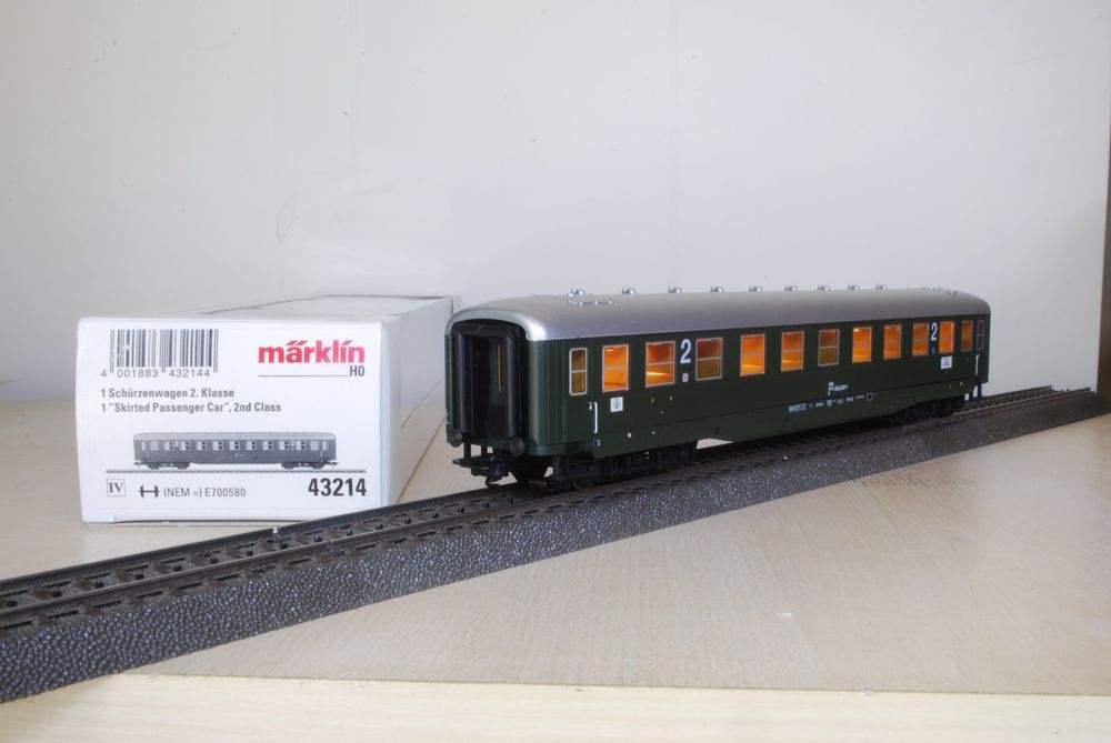 Märklin 43214 ÖBB Personenwagen mit LED Beleuchtung 2. Kl (Neu (gemäss ...
