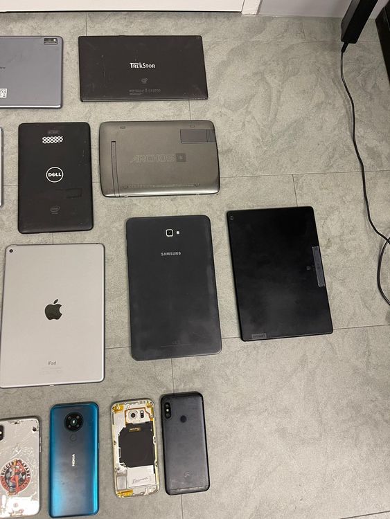 11 x Tablets & 13 x Handys | Kaufen auf Ricardo