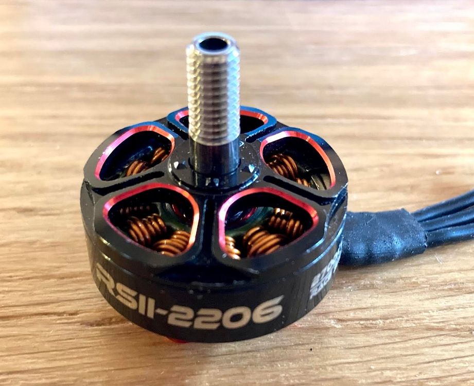 EMAX RS2 II 2206 Race Spec - Brushless Motor 4s-6s (Gebraucht) in ...