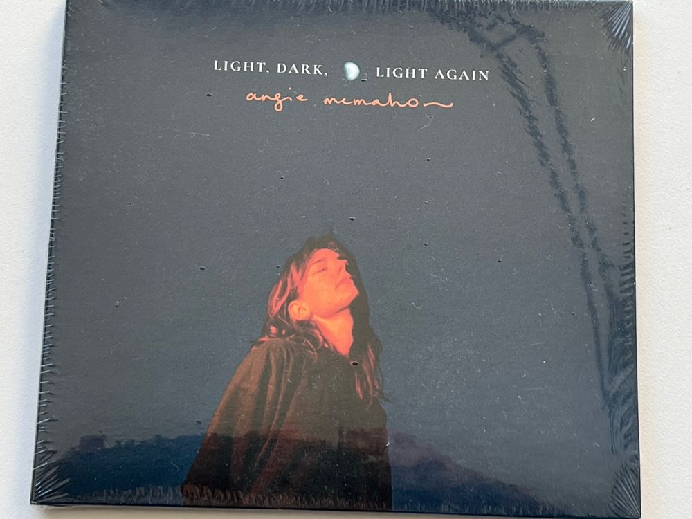 Light, Dark, Light Again - Angie McMahon | Kaufen auf Ricardo
