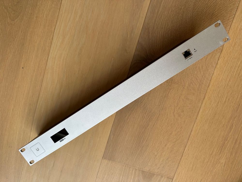 Kit de montage en rack pur Ubiquiti cloud key gen 2 (Gebraucht) in ...