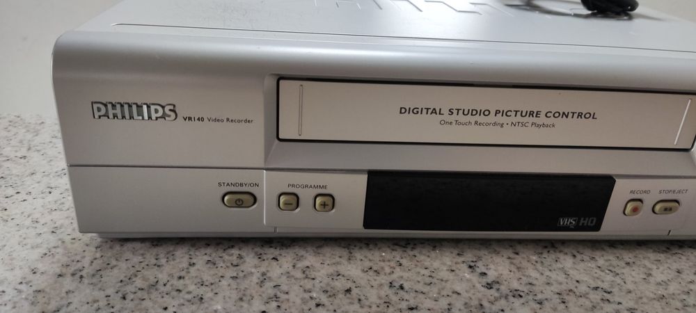 VR140 - PHILIPS - VHS-Videorecorder (Gebraucht) in für CHF 100 – mit ...