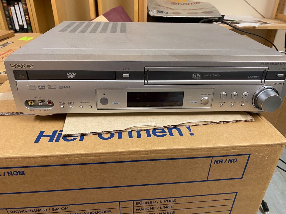 Sony VHS und DVD player AVD-K150B (Gebraucht) in für CHF 39 – nur ...