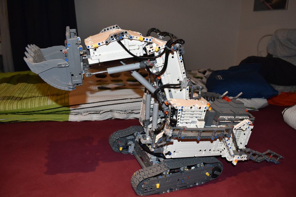 LEGO Technics LIEBHERR Bagger R9800 | Kaufen auf Ricardo