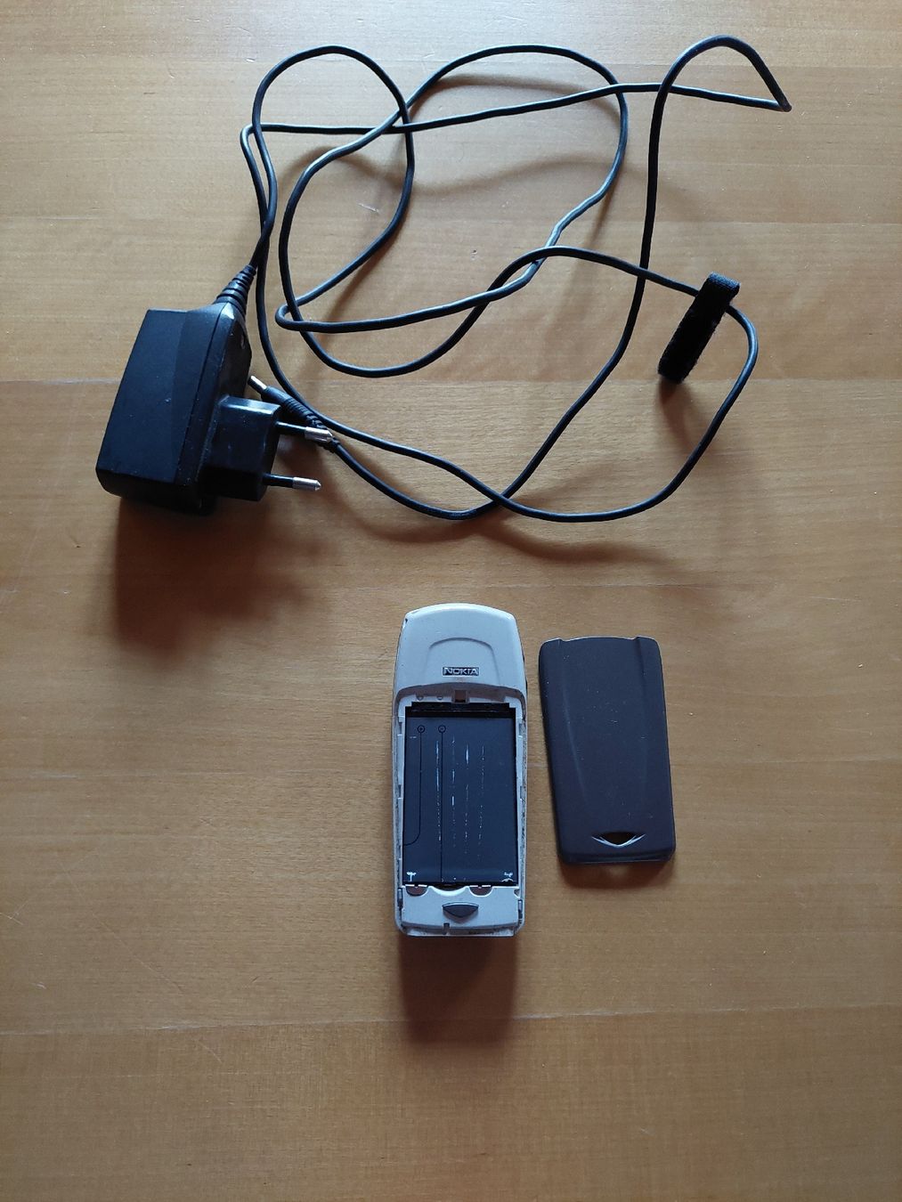 Nokia 0, Kult-Handy mit Ladegerät, Top Zustand! (Gebraucht) in ...