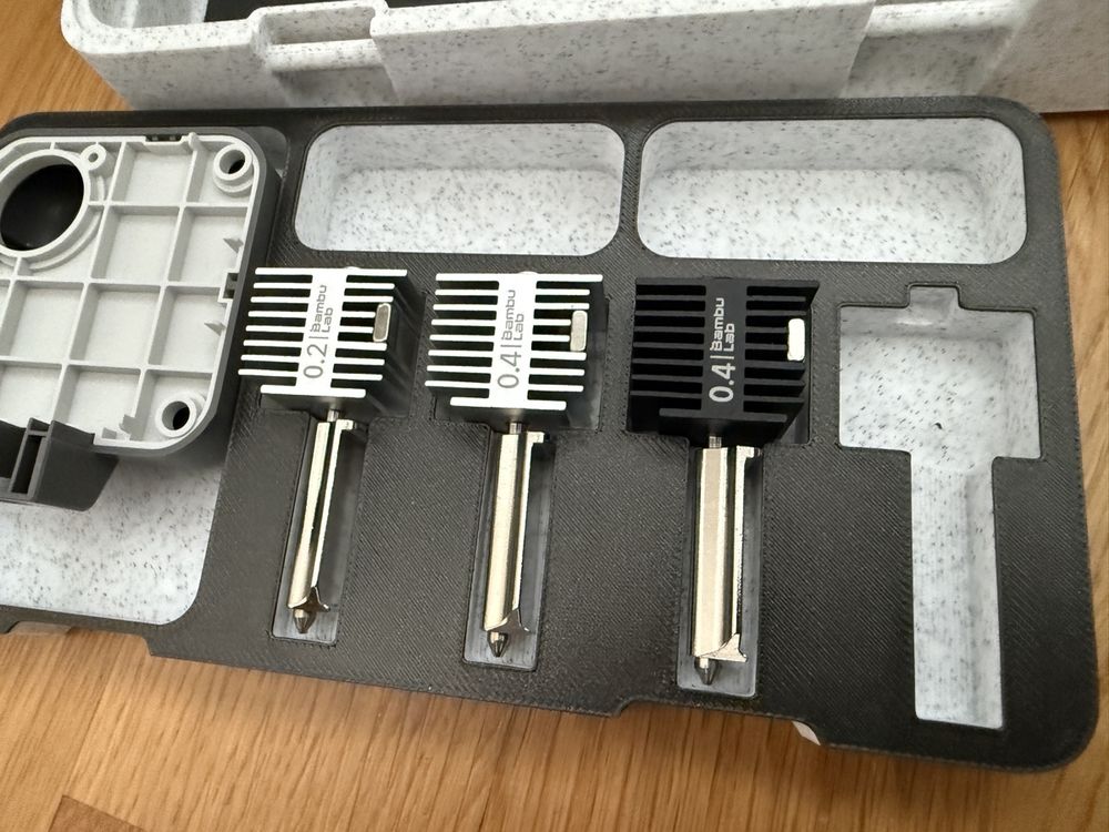 Bambu Lab A1 mini AMS Combo, Top Zustand, Inkl. Zubehör (Gebraucht) in ...