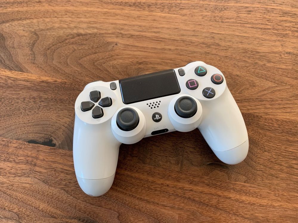 Original PlayStation 4 (PS4) Controller weiss (Gebraucht) in Lützelflüh ...
