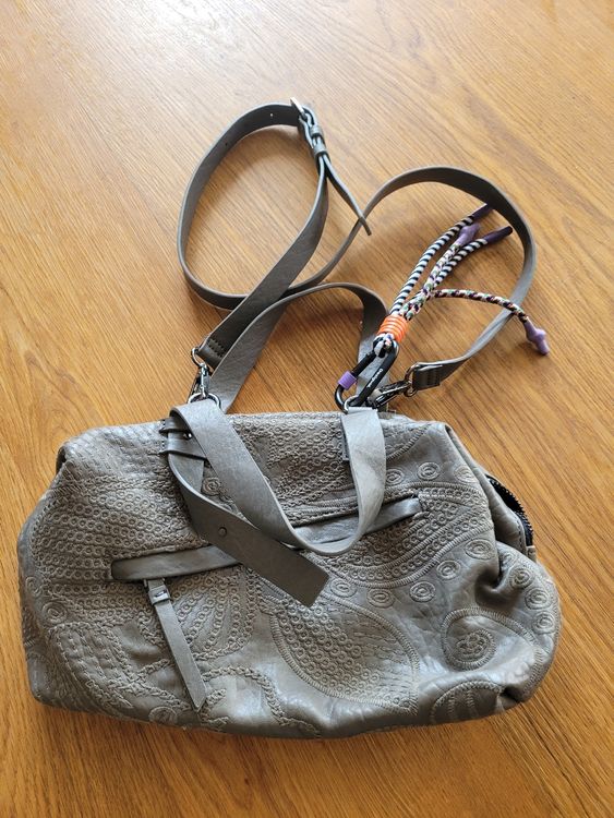 Tasche Desigual grau neu (Neu (gemäss Beschreibung)) in St. Ursen für ...
