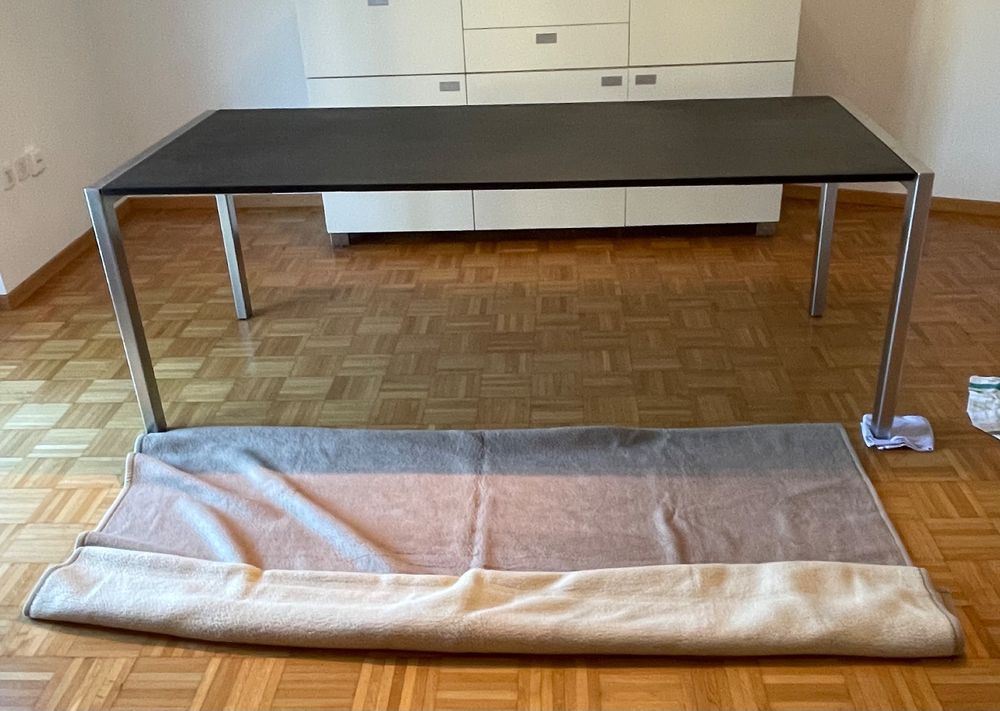 Tisch mit schiferplatte Abholung in parter (Gebraucht) in Schlieren für CHF 60 – nur Abholung ...