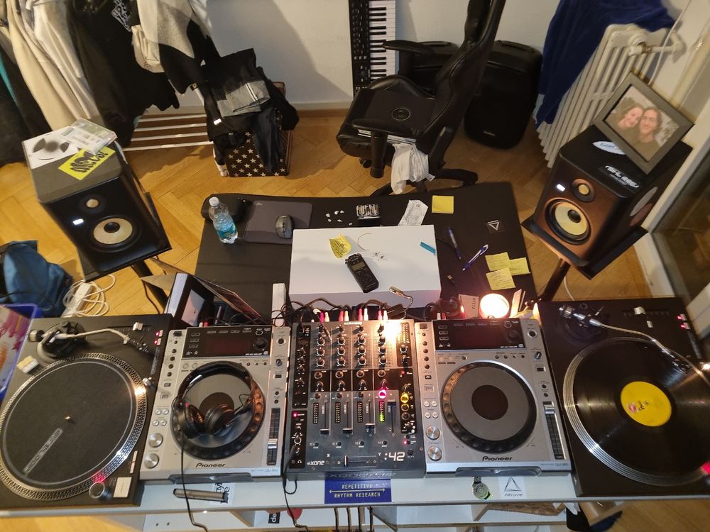 pioneer cdj 850 + Reloop RP4000mk2 (Gebraucht) in Fribourg für CHF 1200 ...