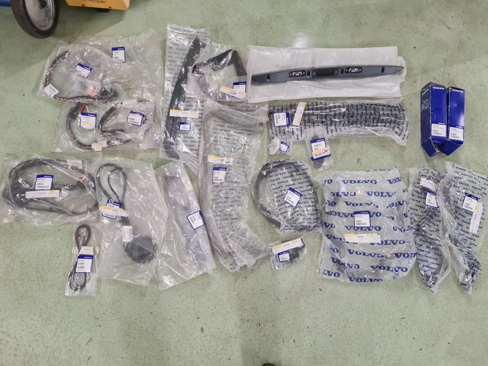 Volvo Teile V50 S40 C30 C70 (Neu (gemäss Beschreibung)) in Bützberg für ...