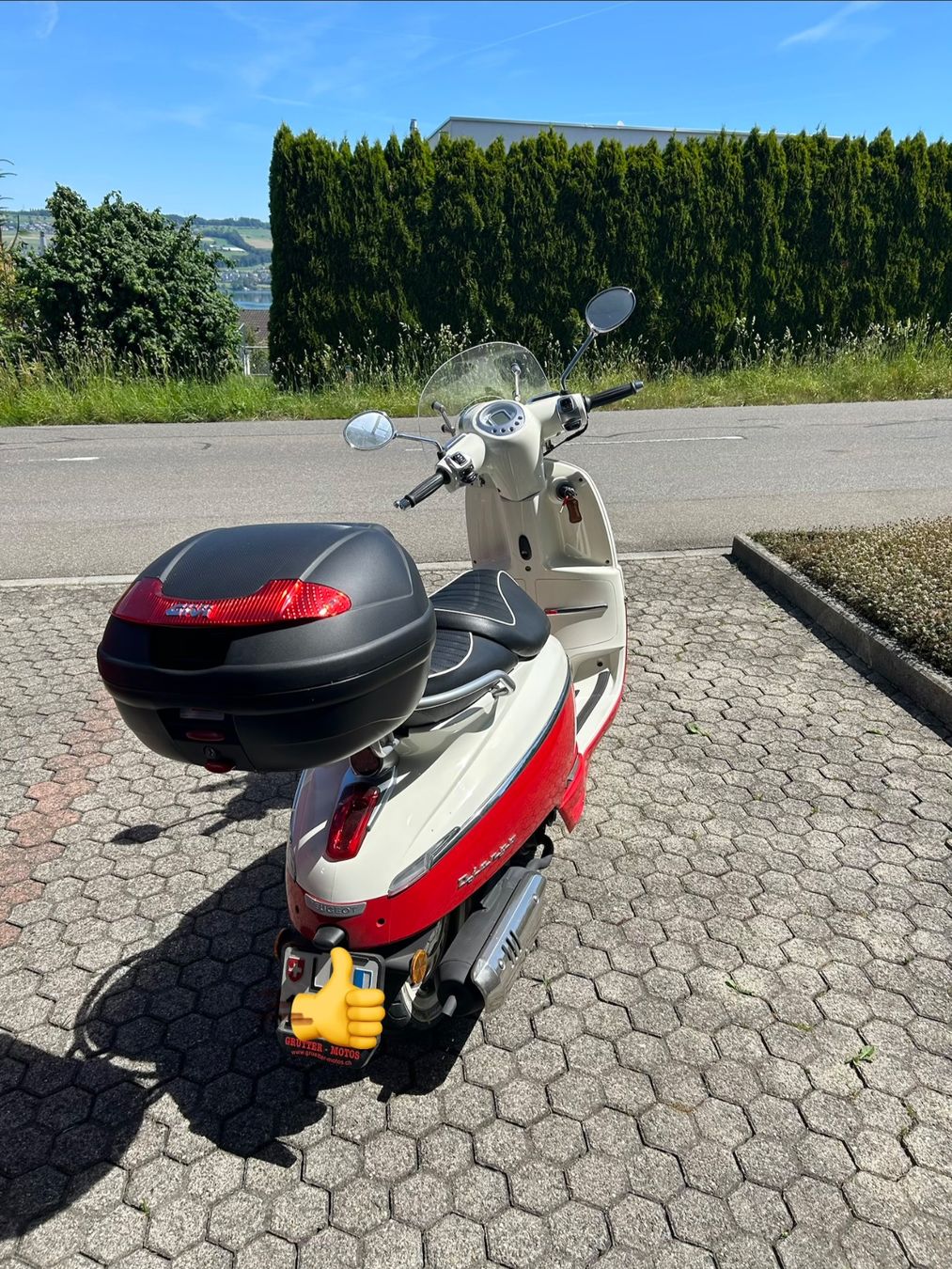 Peugeot Django 125cc Roller rot-weiss Top Zustand (Gebraucht) in ...