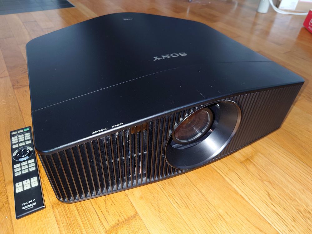 Sony VPL-VW760ES 4K HDR Laserbeamer (Gebraucht) in Giswil für CHF 1501 ...