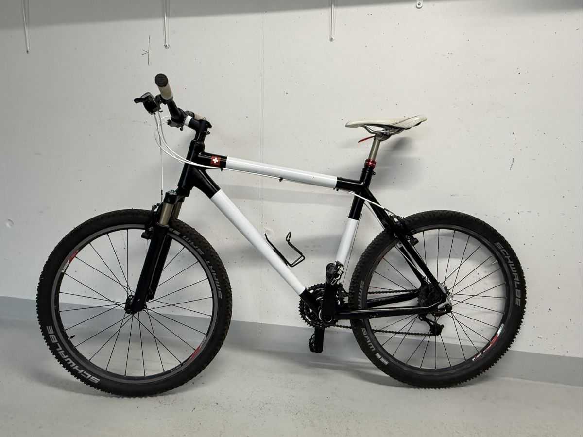 MTB Hardtail 26 Zoll selbst lackiertem Rahmen (D'occasion) à Buochs ...