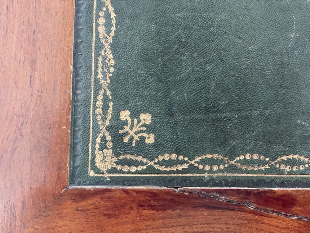 Vintage Leather Top Desk - Chic Home Office Furniture! (Gebraucht) in ...