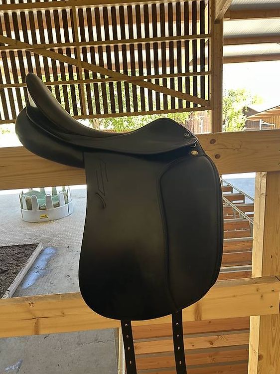Dressursattel Prestige Roma Dressage (Gebraucht) in Reinach BL für CHF ...
