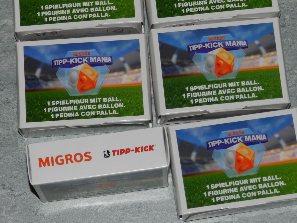 6 Spielfiguren mit Ball, Tipp-Kick Mania Migros, ungeöffnet | Kaufen ...