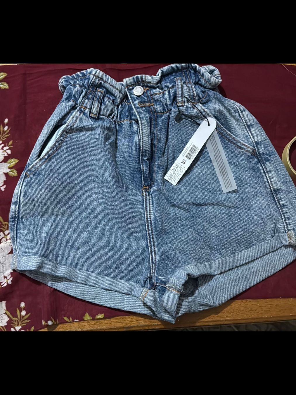 short en jean taille 34, neuf avec étiquette (Neu und originalverpackt ...