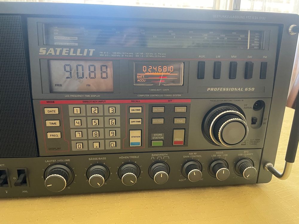 Grundig Satellit Professional 650 Weltempfänger Radio (Gebraucht) in ...