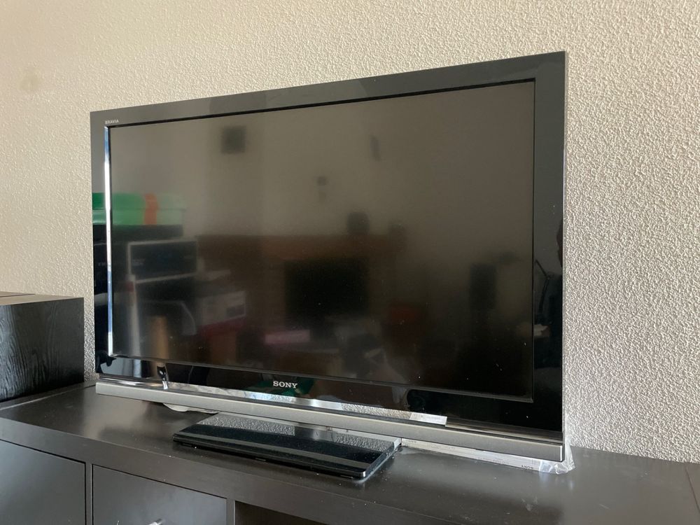 Sony Bravia 40” LCD TV - KDL-40W4000 (Gebraucht) in Zurich für CHF 20 ...