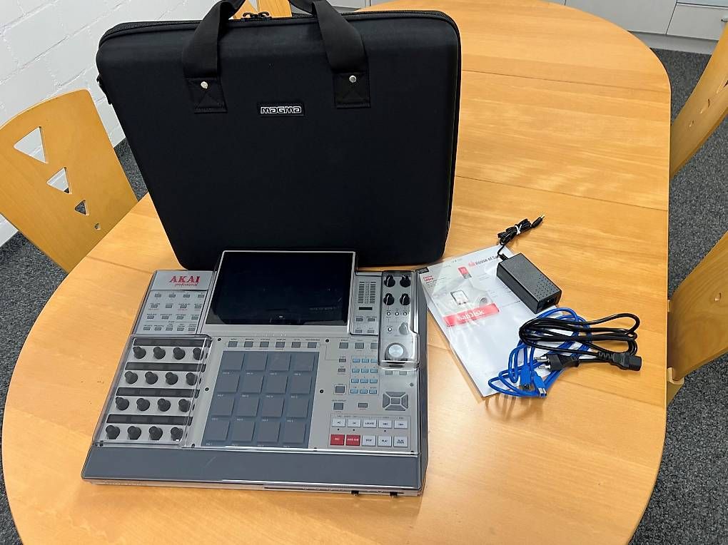 AKAI MPCX SE (neuwertig, mit viel Zubehör) (Gebraucht) in Langenthal ...