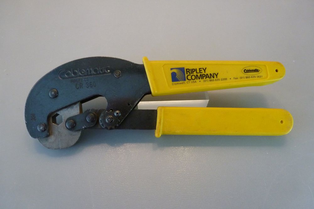 Crimpzange Koax Cablematic CR 360 (Gebraucht) in Gwatt (Thun) für CHF ...