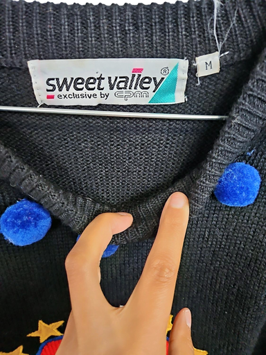 Sweet Valley Christmas Sweater with Teddy Bear Design - (Gebraucht) in ...