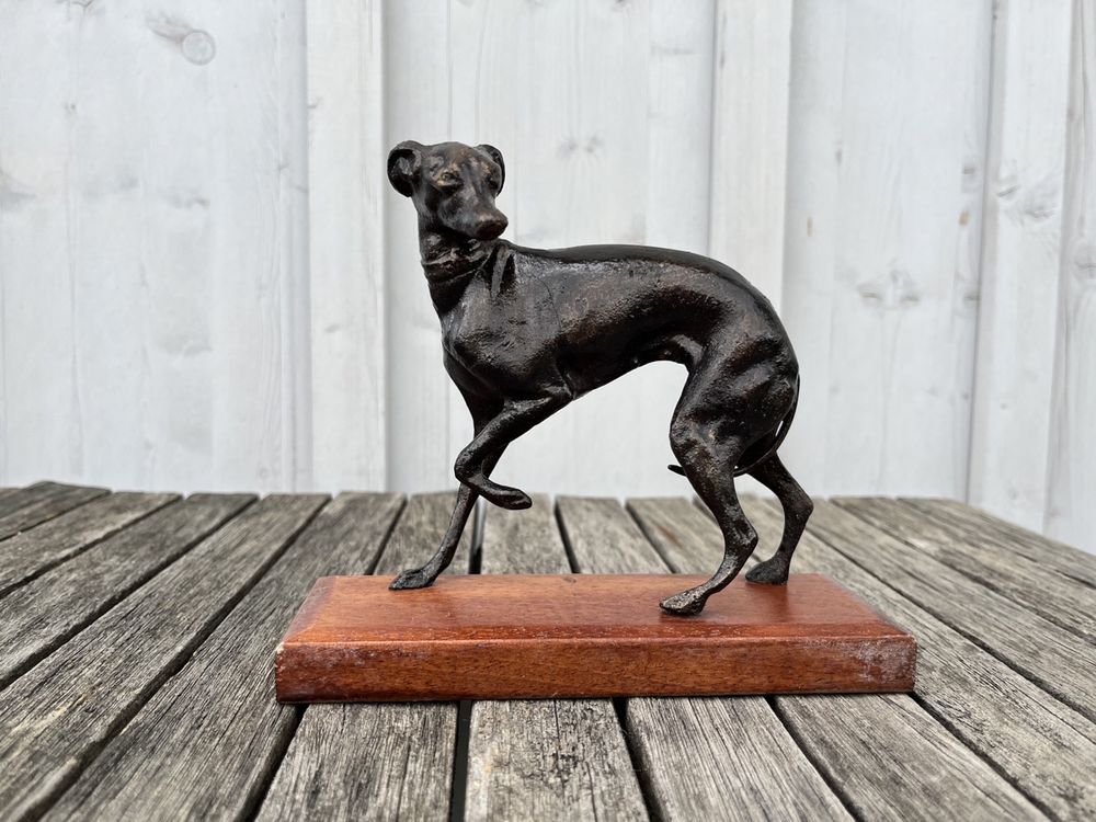 Metall Skulptur Windhund auf Holz Sockel, Vintage Deko | Kaufen auf Ricardo