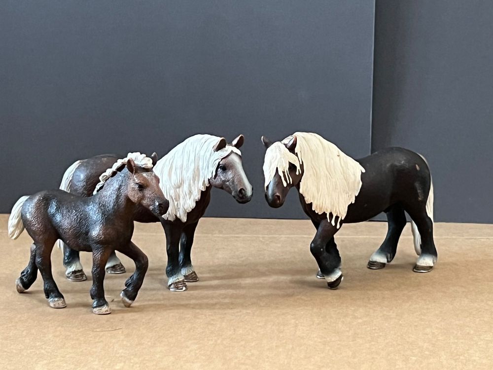 3 Schleich Pferde Schwarzwälder Stute Hengst Fohlen (Gebraucht) in Ennetbaden für CHF 25 – mit ...