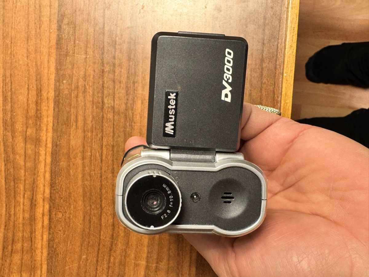 Mustek DV3000 Camcorder - Kompakt und voll funktionstüchtig! (Gebraucht ...